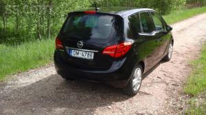 Black Opel Meriva 2012 in Ogre, with an engine capacity of 1.40 L and mileage of 189 thousand km for 4390 €, photo 9 on AUTOMOTO.COM.LV