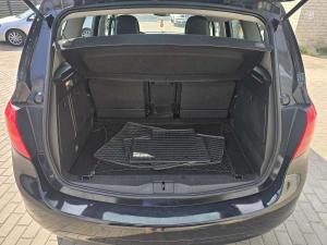 Black Opel Meriva 2012 in Kaunas, with an engine capacity of 1.25 L and mileage of 294 thousand km for 2750 €, photo 12 on AUTOMOTO.COM.LV