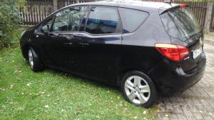 Black Opel Meriva 2012 in Ogre, with an engine capacity of 1.40 L and mileage of 191 thousand km for 4250 €, photo 13 on AUTOMOTO.COM.LV