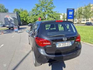 Melns Opel Meriva 2014 Panevēža, ar dzinēja tilpumu 1.60 L un nobraukumu 198 tūkst. km par 3200 €, foto 7 vietnē AUTOMOTO.COM.LV