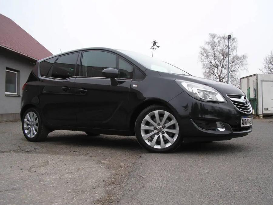 Black Opel Meriva 2015 in Sigulda, with an engine capacity of 1.70 L and mileage of 181 thousand km for 6750 €, photo 3 on AUTOMOTO.COM.LV