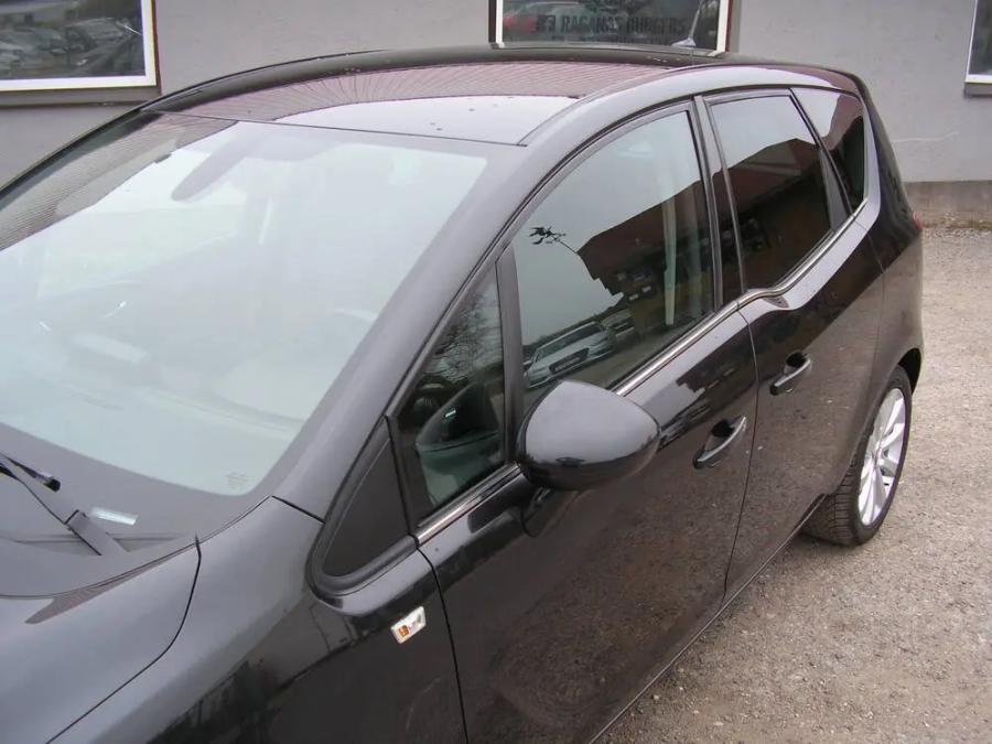 Black Opel Meriva 2015 in Sigulda, with an engine capacity of 1.70 L and mileage of 181 thousand km for 6750 €, photo 14 on AUTOMOTO.COM.LV