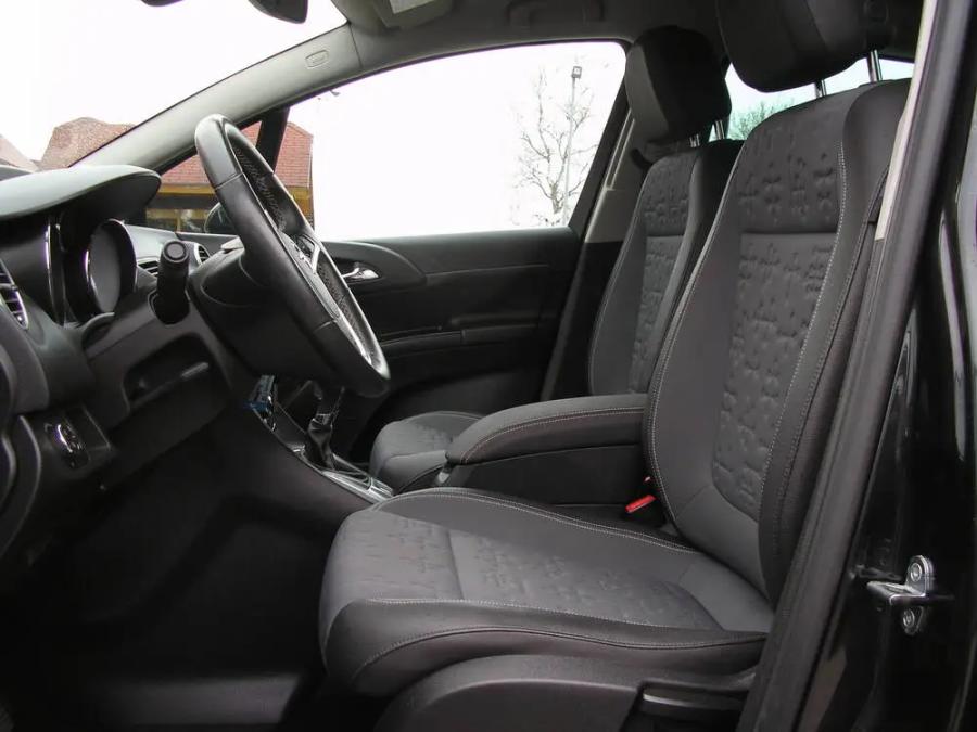 Black Opel Meriva 2015 in Sigulda, with an engine capacity of 1.70 L and mileage of 181 thousand km for 6750 €, photo 20 on AUTOMOTO.COM.LV