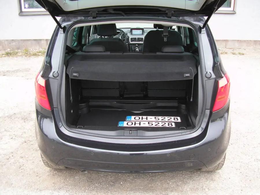Black Opel Meriva 2015 in Sigulda, with an engine capacity of 1.70 L and mileage of 181 thousand km for 6750 €, photo 23 on AUTOMOTO.COM.LV