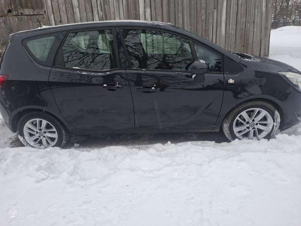 Melns Opel Meriva 2016 Raseiniai, ar dzinēja tilpumu 1.40 L un nobraukumu 151 tūkst. km par 4350 €, foto 4 vietnē AUTOMOTO.COM.LV