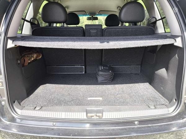 Black Opel Meriva 2009 in Siauliai, with an engine capacity of 1.80 L and mileage of 215 thousand km for 2000 €, photo 10 on AUTOMOTO.COM.LV