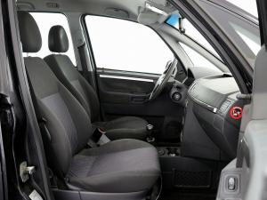 Black Opel Meriva 2006 in Tallinn, with an engine capacity of 1.20 L and mileage of 249 thousand km for 399 €, photo 14 on AUTOMOTO.COM.LV