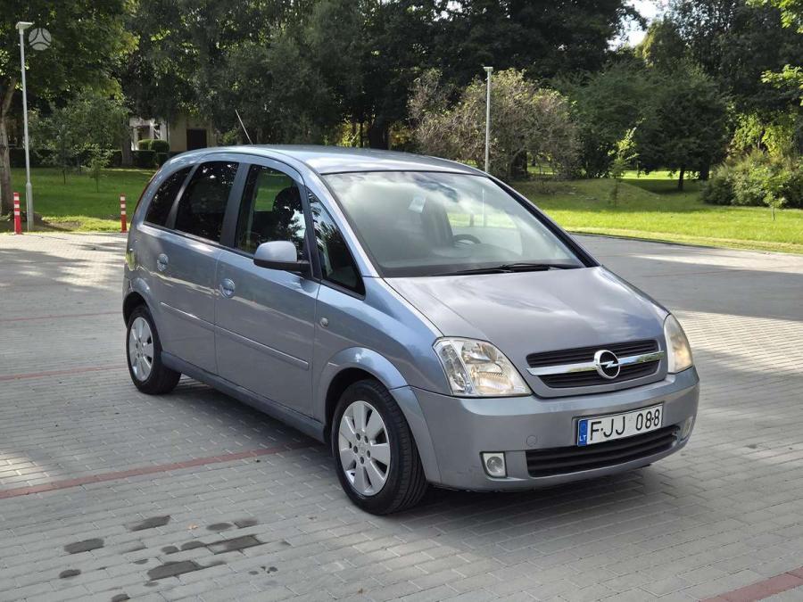Blue Opel Meriva 2004 in Kretinga, with an engine capacity of 1.69 L and mileage of 186 thousand km for 999 €, photo 1 on AUTOMOTO.COM.LV