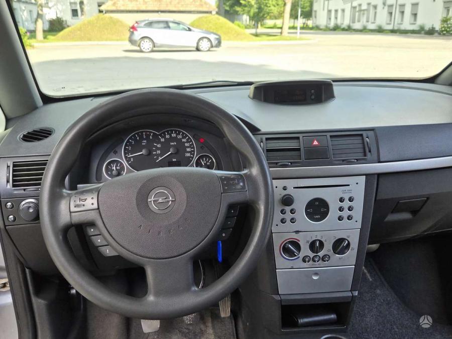 Blue Opel Meriva 2004 in Kretinga, with an engine capacity of 1.69 L and mileage of 186 thousand km for 999 €, photo 16 on AUTOMOTO.COM.LV