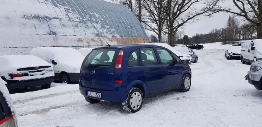 Blue Opel Meriva 2005 in Valmiera, with an engine capacity of 1.70 L and mileage of 30 thousand km for 1450 €, photo 4 on AUTOMOTO.COM.LV