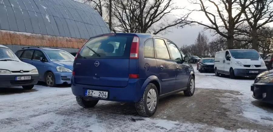 Blue Opel Meriva 2005 in Valmiera, with an engine capacity of 1.40 L and mileage of 214 thousand km for 1250 €, photo 4 on AUTOMOTO.COM.LV