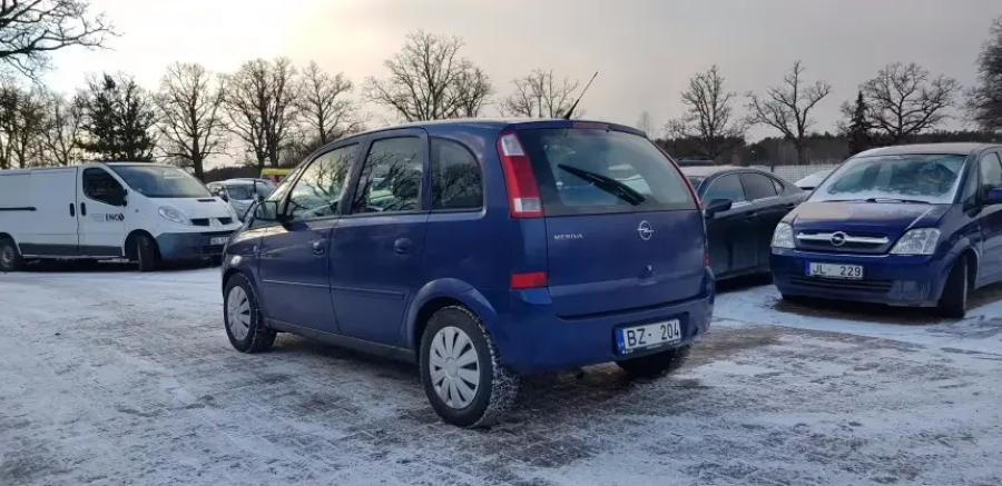 Blue Opel Meriva 2005 in Valmiera, with an engine capacity of 1.40 L and mileage of 214 thousand km for 1250 €, photo 6 on AUTOMOTO.COM.LV