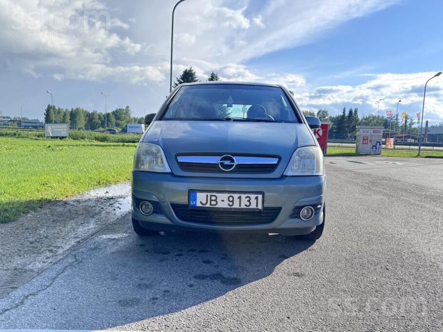 Blue Opel Meriva 2006 in Liepaja, with an engine capacity of 1.30 L and mileage of 261 thousand km for 1750 €, photo 3 on AUTOMOTO.COM.LV
