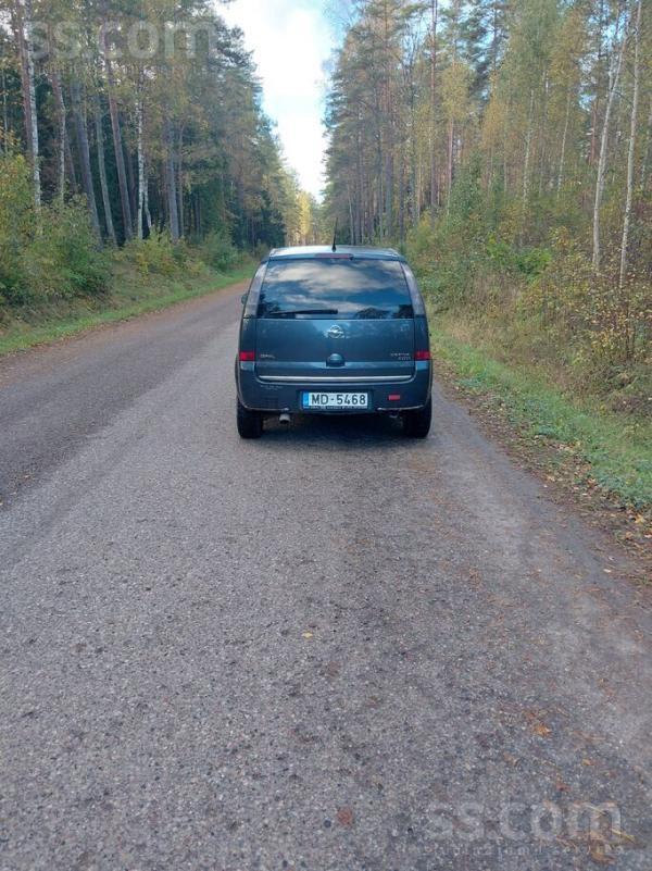 Blue Opel Meriva 2007 in Riga, with an engine capacity of 1.30 L and mileage of 257 thousand km for 1350 €, photo 5 on AUTOMOTO.COM.LV