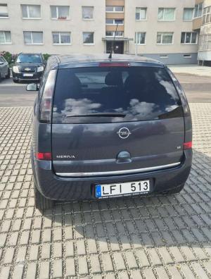 Blue Opel Meriva 2008 in Klaipeda, with an engine capacity of 1.60 L and mileage of 230 thousand km for 1600 €, photo 3 on AUTOMOTO.COM.LV