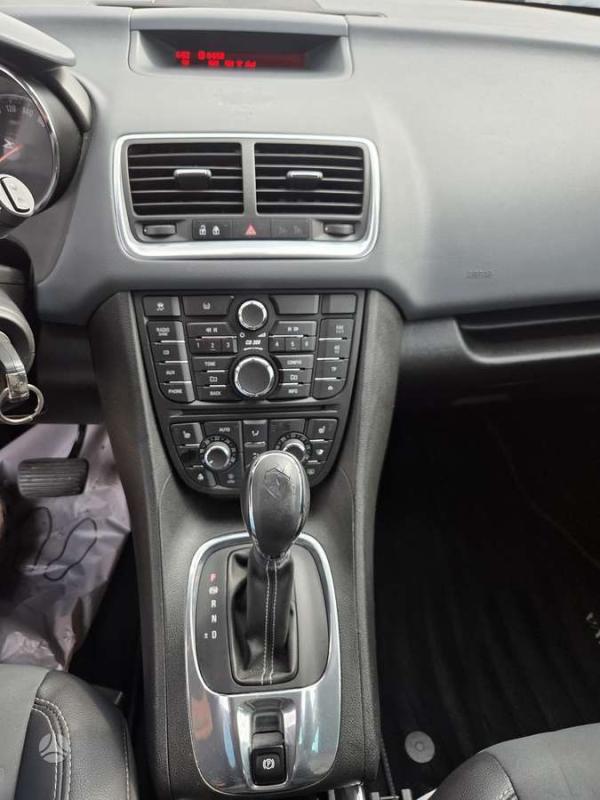Blue Opel Meriva 2010 in Marijampole, with an engine capacity of 1.69 L and mileage of 155 thousand km for 3599 €, photo 9 on AUTOMOTO.COM.LV