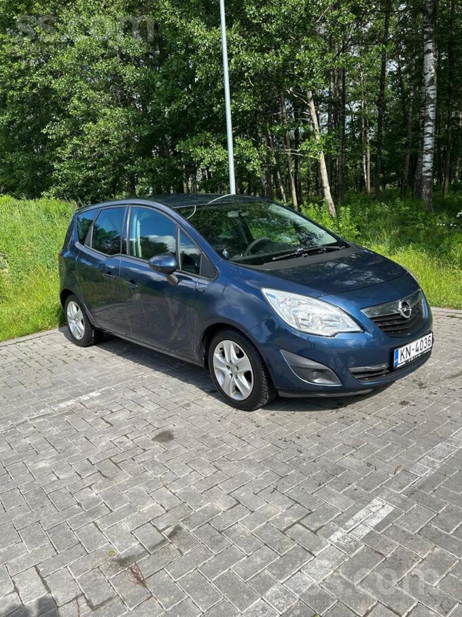 Blue Opel Meriva 2011 in Riga, with an engine capacity of 1.70 L and mileage of 281 thousand km for 2900 €, photo 1 on AUTOMOTO.COM.LV