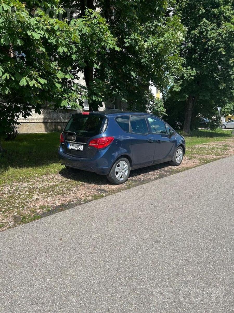 Blue Opel Meriva 2011 in Riga, with an engine capacity of 1.70 L and mileage of 281 thousand km for 2900 €, photo 5 on AUTOMOTO.COM.LV