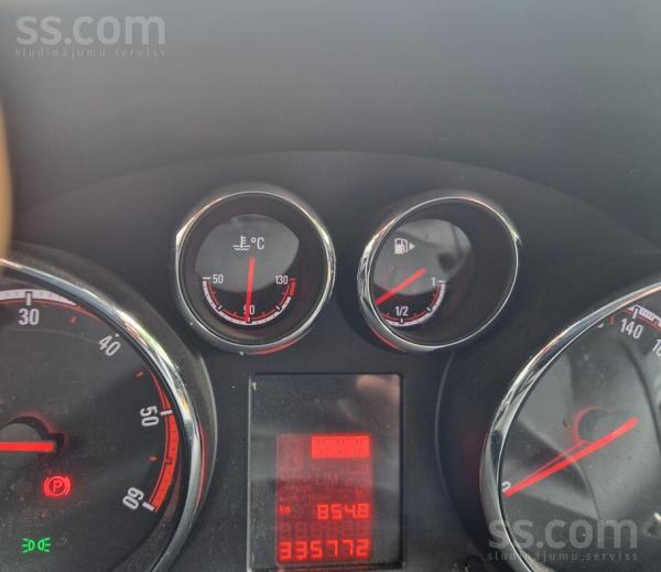 Blue Opel Meriva 2011 in Jurmala, with an engine capacity of 1.70 L and mileage of 336 thousand km for 2700 €, photo 4 on AUTOMOTO.COM.LV