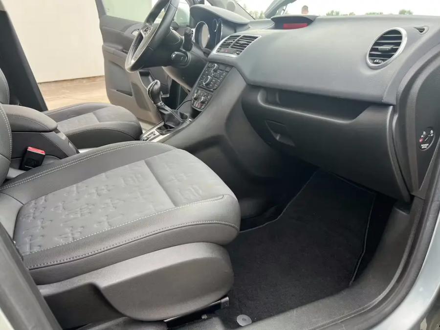 Blue Opel Meriva 2011 in Jekabpils, with an engine capacity of 1.70 L and mileage of 185 thousand km for 4950 €, photo 14 on AUTOMOTO.COM.LV