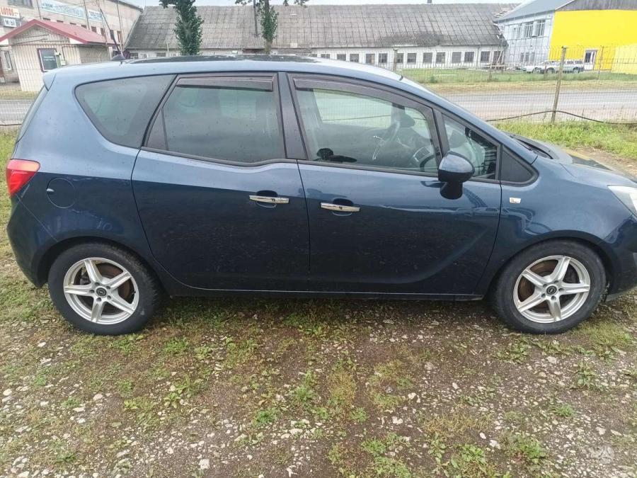 Zils Opel Meriva 2011 Tauragė, ar dzinēja tilpumu 1.70 L un nobraukumu 202 tūkst. km par 2700 €, foto 4 vietnē AUTOMOTO.COM.LV