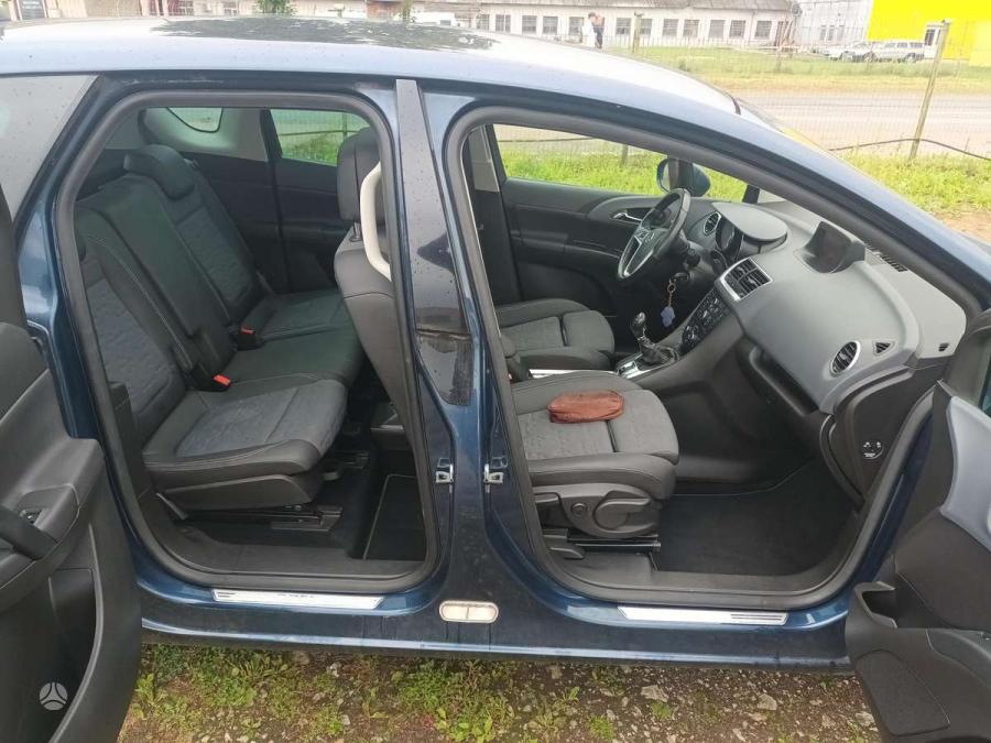 Zils Opel Meriva 2011 Tauragė, ar dzinēja tilpumu 1.70 L un nobraukumu 202 tūkst. km par 2700 €, foto 10 vietnē AUTOMOTO.COM.LV