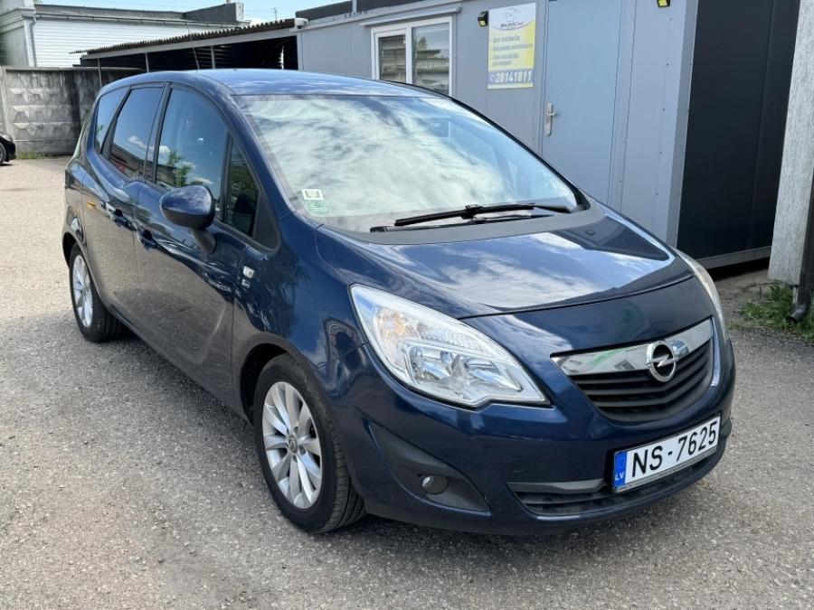 Blue Opel Meriva 2012 in Riga, with an engine capacity of 1.70 L and mileage of 255 thousand km for 4850 €, photo 1 on AUTOMOTO.COM.LV