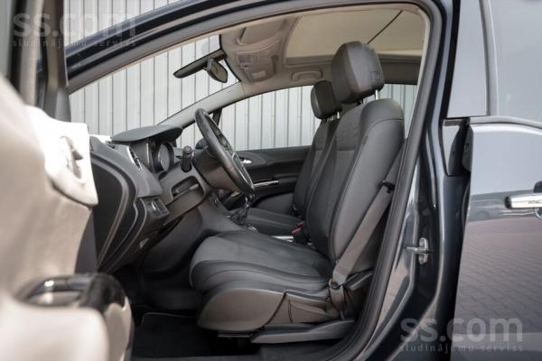 Zils Opel Meriva 2012 Talsi, ar dzinēja tilpumu 1.70 L un nobraukumu 267 tūkst. km par 4490 €, foto 9 vietnē AUTOMOTO.COM.LV