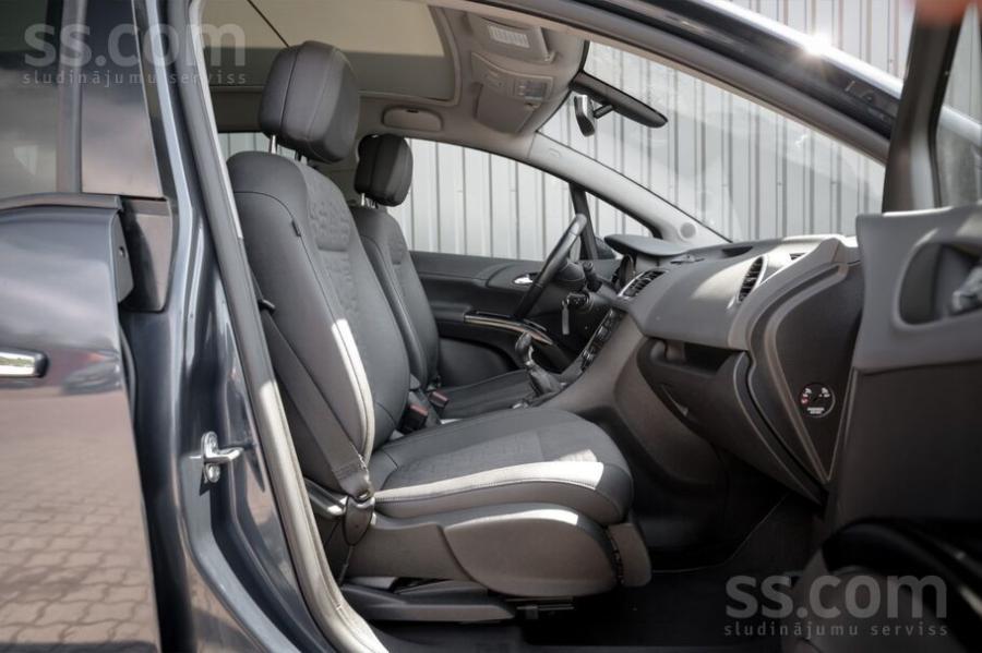 Zils Opel Meriva 2012 Talsi, ar dzinēja tilpumu 1.70 L un nobraukumu 267 tūkst. km par 4490 €, foto 13 vietnē AUTOMOTO.COM.LV