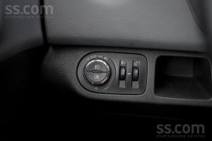 Zils Opel Meriva 2012 Talsi, ar dzinēja tilpumu 1.70 L un nobraukumu 267 tūkst. km par 4490 €, foto 15 vietnē AUTOMOTO.COM.LV