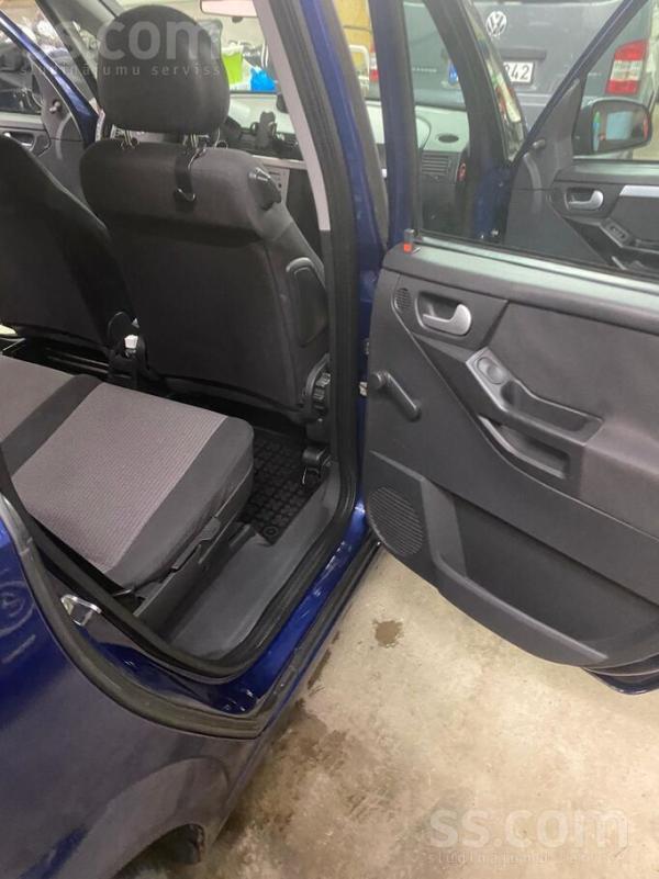 Blue Opel Meriva 2004 in Jelgava, with an engine capacity of 1.60 L and mileage of 235 thousand km for 1250 €, photo 9 on AUTOMOTO.COM.LV