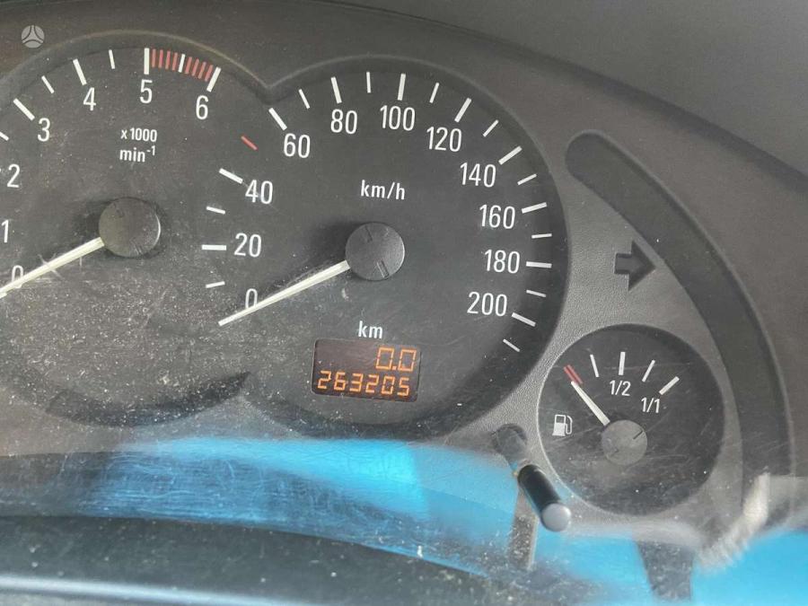 Blue Opel Meriva 2004 in Pasvalys, with an engine capacity of 1.69 L and mileage of 263 thousand km for 550 €, photo 8 on AUTOMOTO.COM.LV