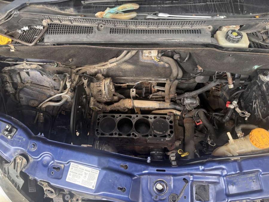 Blue Opel Meriva 2005 in Vilnius, with an engine capacity of 1.60 L and mileage of 164 thousand km for 600 €, photo 4 on AUTOMOTO.COM.LV
