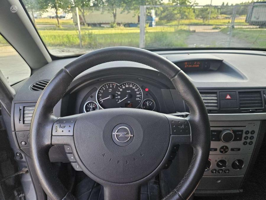 Zils Opel Meriva 2006 Viļņa, ar dzinēja tilpumu 1.60 L un nobraukumu 112 tūkst. km par 1200 €, foto 4 vietnē AUTOMOTO.COM.LV