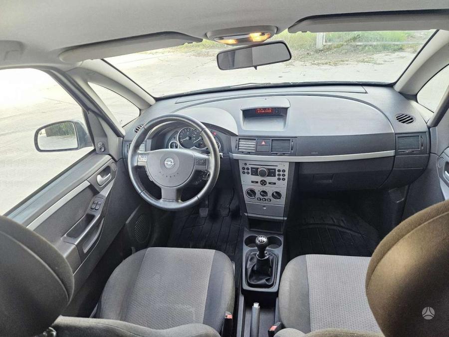 Zils Opel Meriva 2006 Viļņa, ar dzinēja tilpumu 1.60 L un nobraukumu 112 tūkst. km par 1200 €, foto 7 vietnē AUTOMOTO.COM.LV