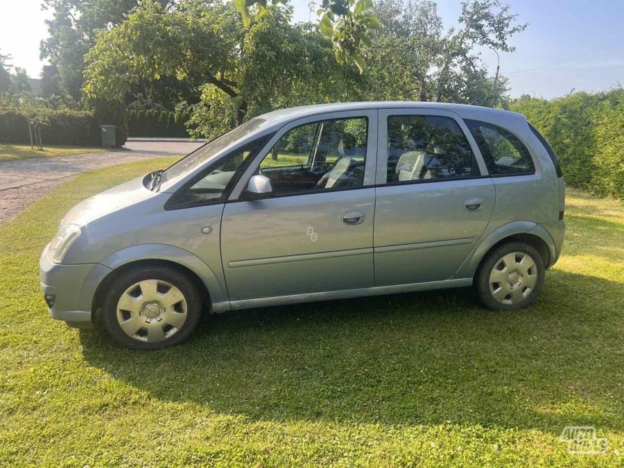 Blue Opel Meriva 2006 in Plunge, with an engine capacity of 1.60 L and mileage of 269 thousand km for 950 €, photo 7 on AUTOMOTO.COM.LV