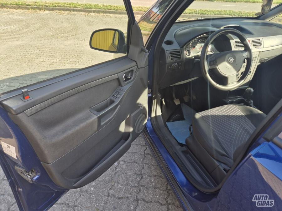 Zils Opel Meriva 2006 Klaipėda, ar dzinēja tilpumu 1.40 L un nobraukumu 193 tūkst. km par 1499 €, foto 18 vietnē AUTOMOTO.COM.LV