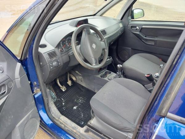 Blue Opel Meriva 2007 in Saldus, with an engine capacity of 1.70 L and mileage of 201 thousand km for 1300 €, photo 7 on AUTOMOTO.COM.LV