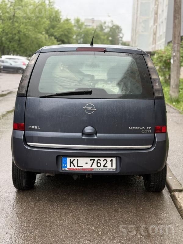Blue Opel Meriva 2008 in Riga, with an engine capacity of 1.70 L and mileage of 240 thousand km for 5200 €, photo 4 on AUTOMOTO.COM.LV