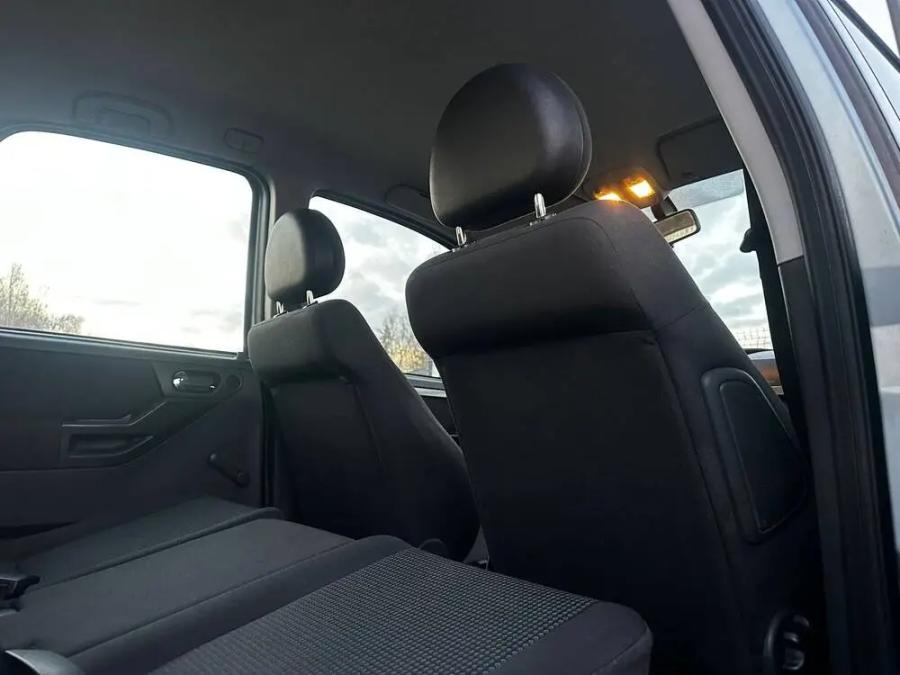 Blue Opel Meriva 2008 in Jelgava, with an engine capacity of 1.70 L and mileage of 255 thousand km for 1600 €, photo 12 on AUTOMOTO.COM.LV