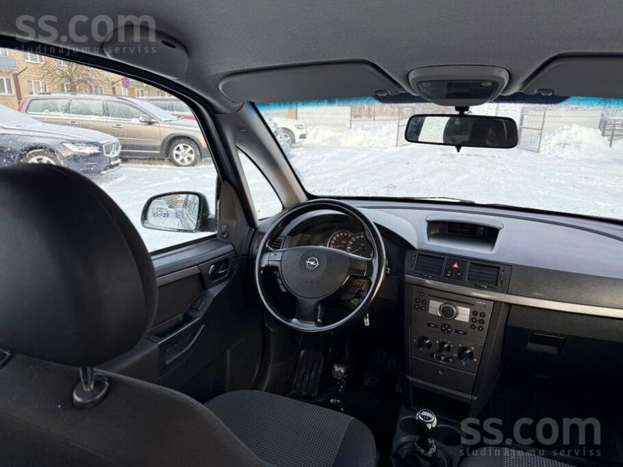 Blue Opel Meriva 2009 in Rezekne, with an engine capacity of 1.40 L and mileage of 240 thousand km for 1590 €, photo 11 on AUTOMOTO.COM.LV