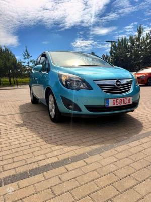 Zils Opel Meriva 2010 Viļņa, ar dzinēja tilpumu 1.40 L un nobraukumu 74 tūkst. km par 4150 €, foto  vietnē AUTOMOTO.COM.LV