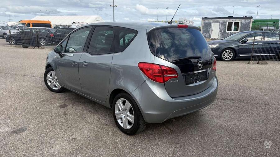Zils Opel Meriva 2011 Marijampole, ar dzinēja tilpumu 1.40 L un nobraukumu 88 tūkst. km par 4200 €, foto 4 vietnē AUTOMOTO.COM.LV