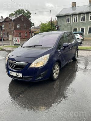 Zils Opel Meriva 2012 Rīga, ar dzinēja tilpumu 1.70 L un nobraukumu 397 tūkst. km par 2700 €, foto 3 vietnē AUTOMOTO.COM.LV