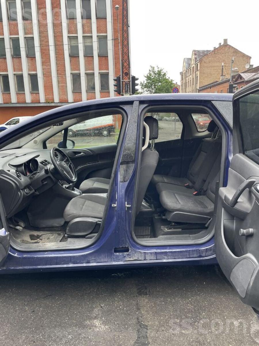 Zils Opel Meriva 2012 Rīga, ar dzinēja tilpumu 1.70 L un nobraukumu 397 tūkst. km par 2700 €, foto 8 vietnē AUTOMOTO.COM.LV