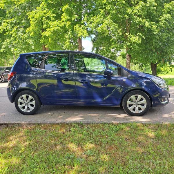 Blue Opel Meriva 2014 in Rezekne, with an engine capacity of 1.60 L and mileage of 0 thousand km for 4450 €, photo 3 on AUTOMOTO.COM.LV