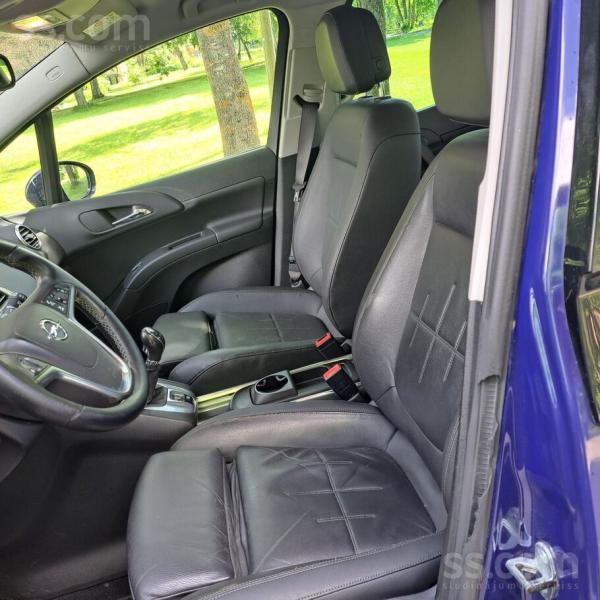 Blue Opel Meriva 2014 in Rezekne, with an engine capacity of 1.60 L and mileage of 0 thousand km for 4450 €, photo 7 on AUTOMOTO.COM.LV