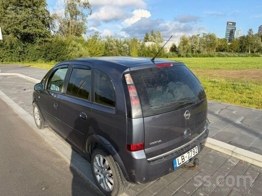 Zils Opel Meriva 2009 Rīga, ar dzinēja tilpumu 1.70 L un nobraukumu 311 tūkst. km par 1450 €, foto 6 vietnē AUTOMOTO.COM.LV