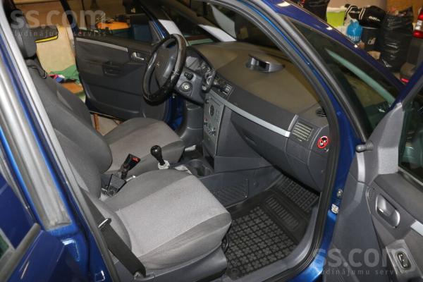 Blue Opel Meriva 2004 in Jelgava, with an engine capacity of 1.60 L and mileage of 215 thousand km for 1450 €, photo 6 on AUTOMOTO.COM.LV
