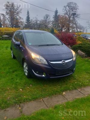 Blue Opel Meriva 2015 in Valmiera, with an engine capacity of 1.60 L and mileage of 181 thousand km for 5000 €, photo 3 on AUTOMOTO.COM.LV
